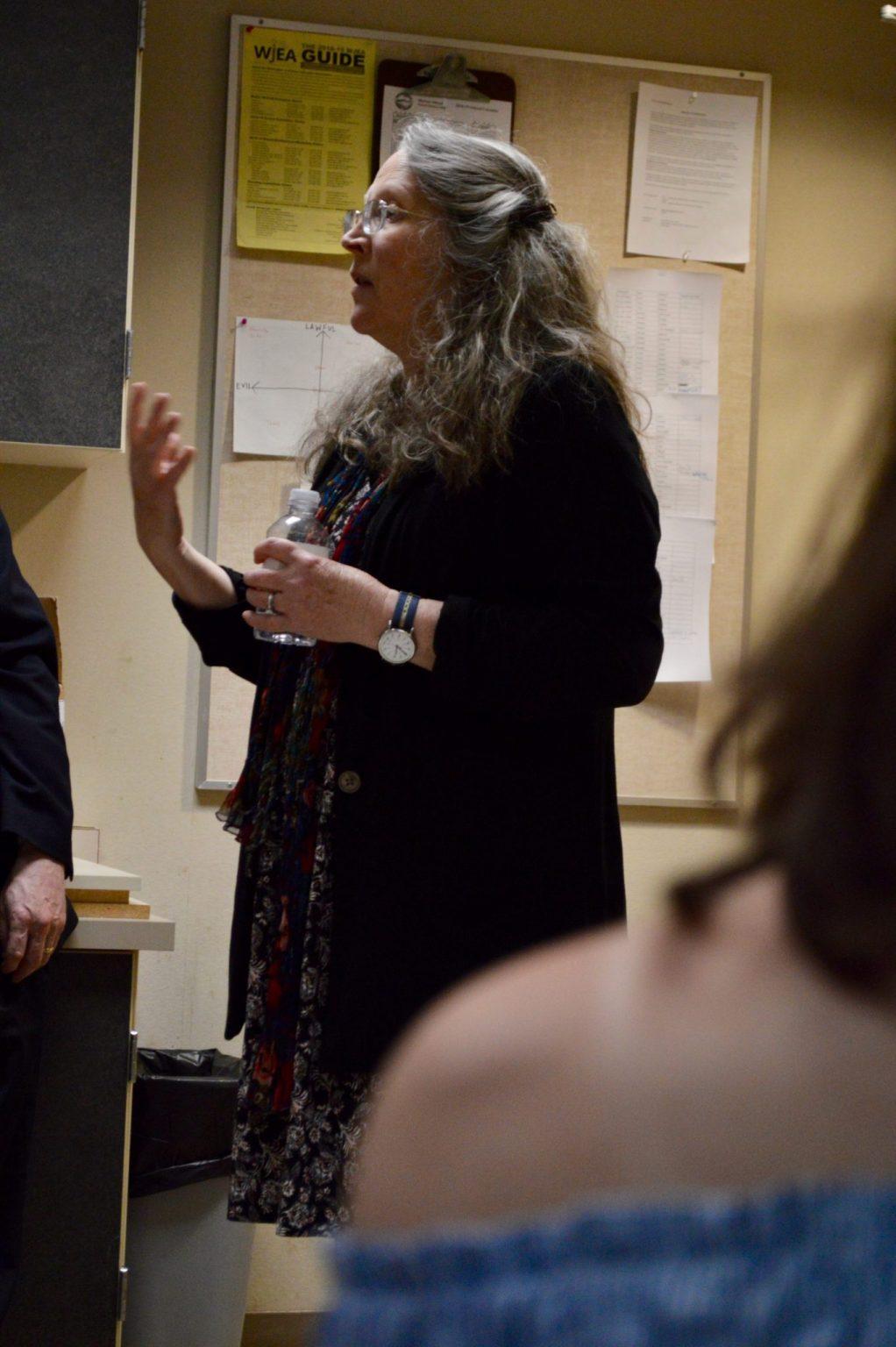 Pulitzer Prize Winner Caroline Fraser Comes Home – The MIHS Islander